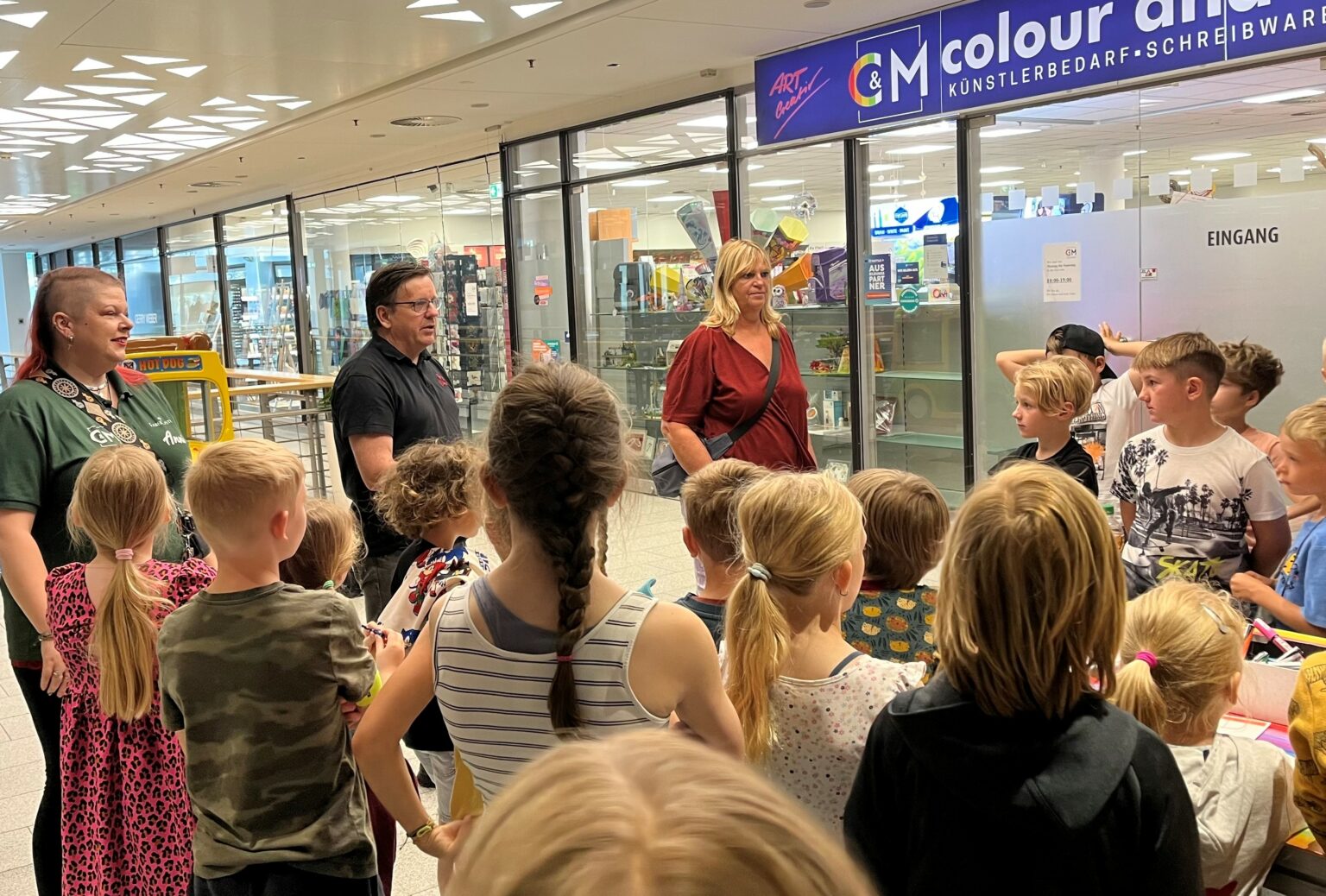 Rund 100 Grundschüler bemalen am 11. Juli Schaufenster - Galerie ...